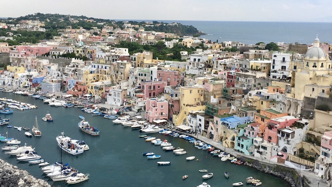 Procida, une île en toute simplicité - Mademoiselle voyage